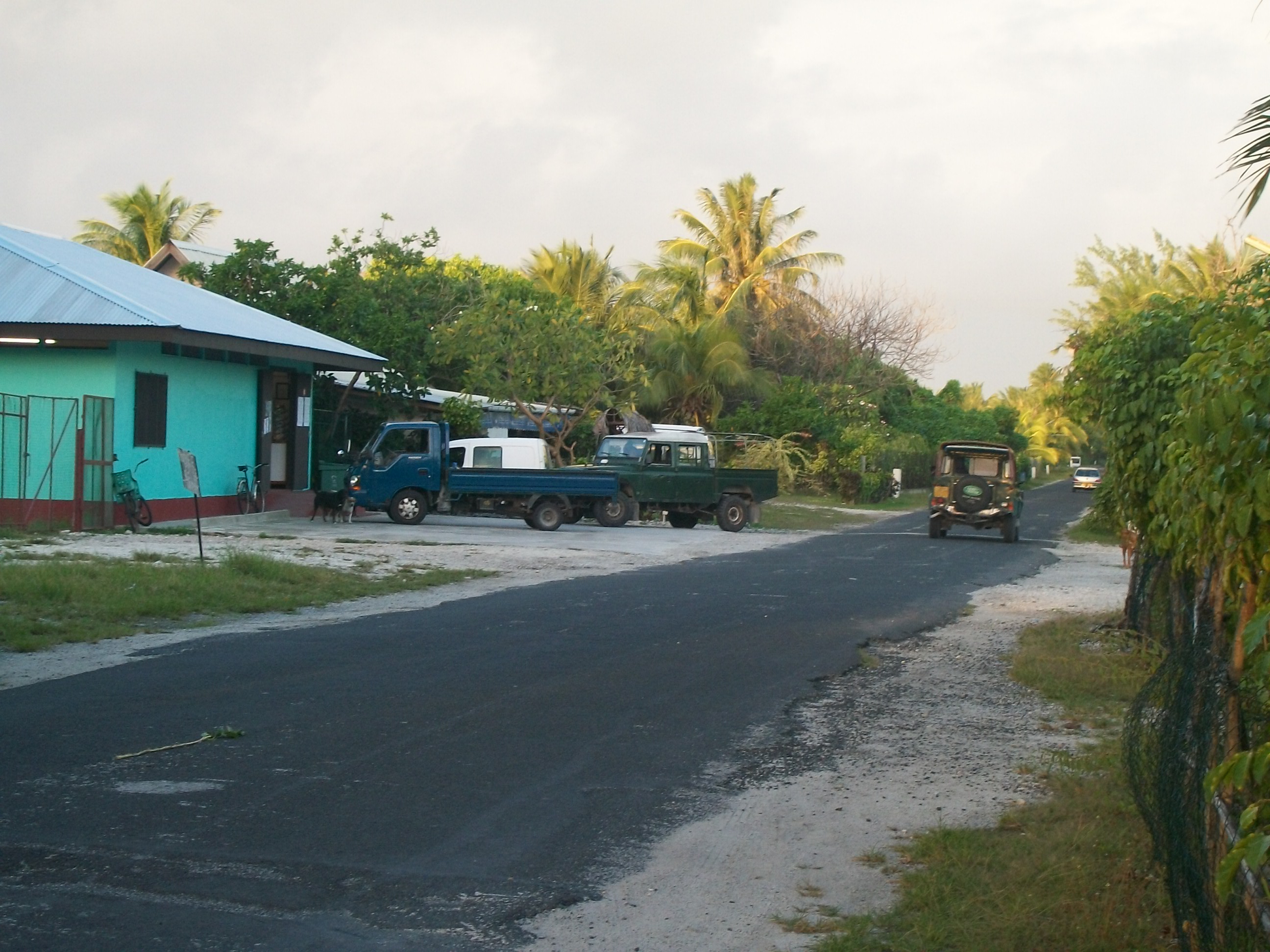 Shopping in remote French Polynesian islands – Coast Guard Couple